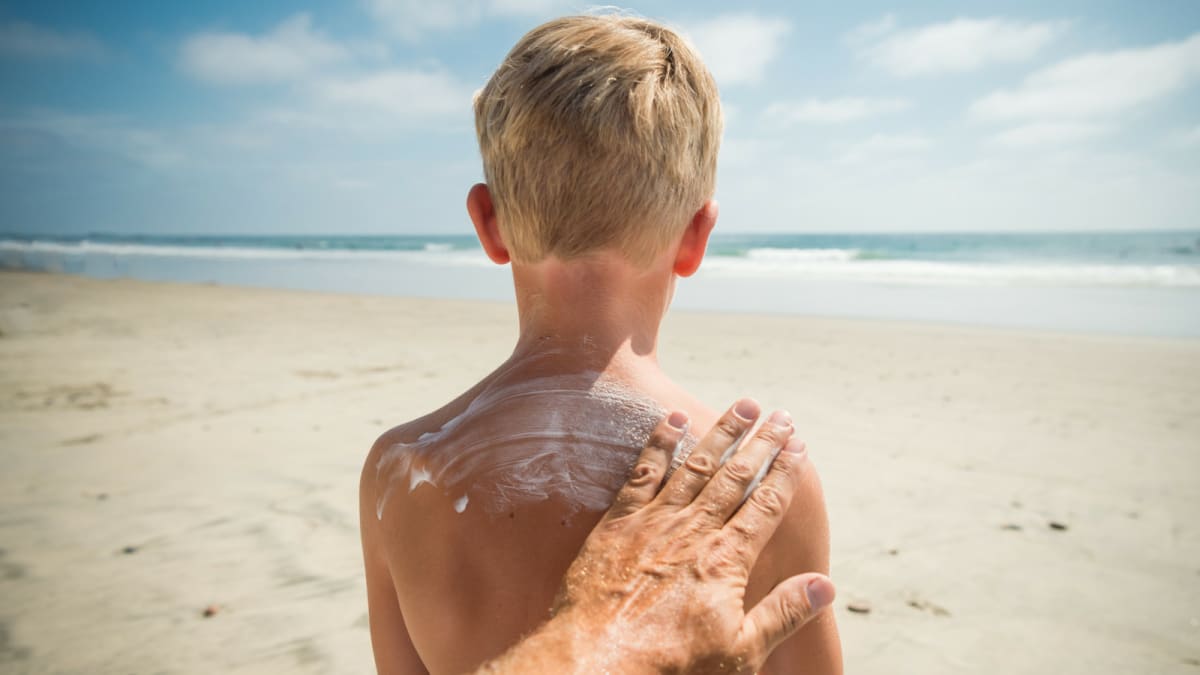 How to put on sunscreen - Reviewed