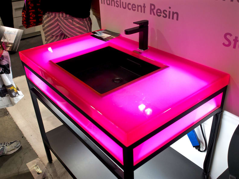 Light Up Your Kitchen With Neo-Metro's Funky Glowing Sink - Reviewed