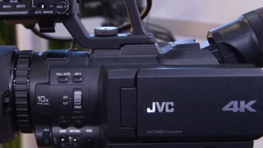 Jvc Gy Hmq10 - Reviewed