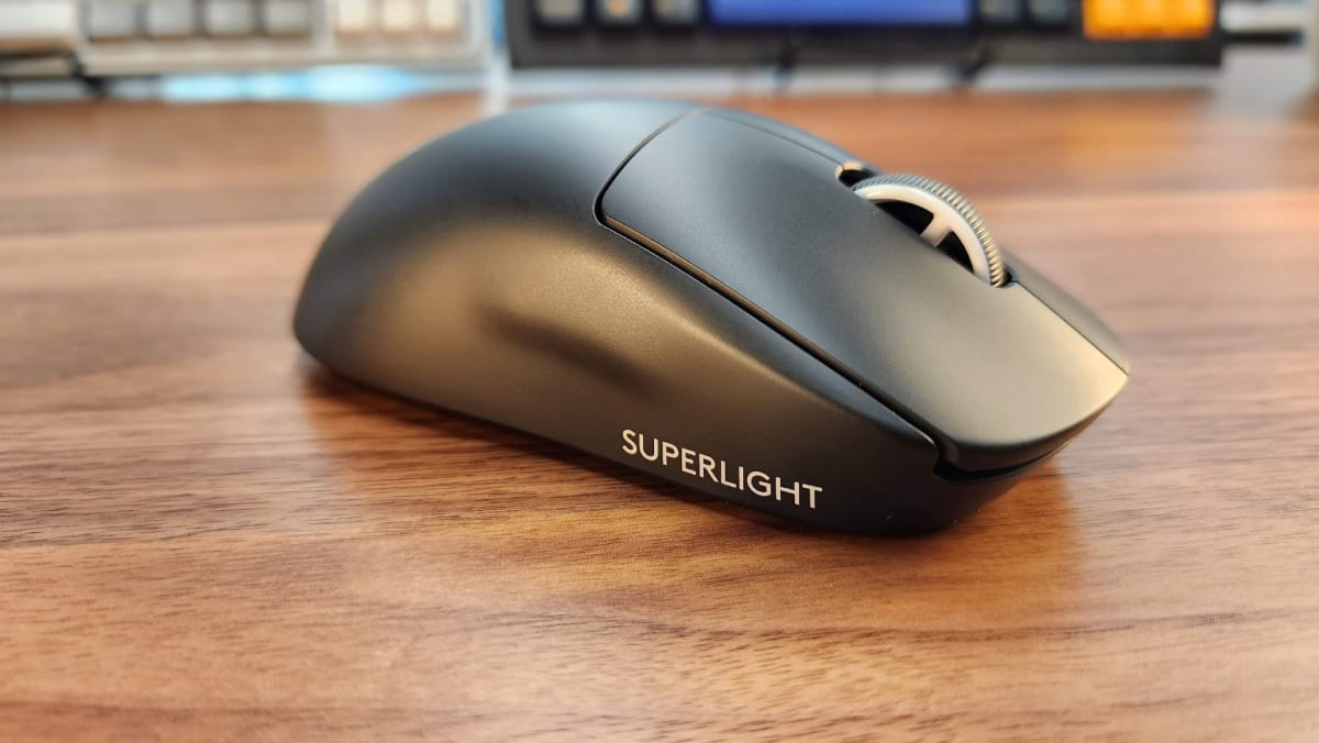 Logitech G Pro X Superlight review: Better specs, improved battery life ...